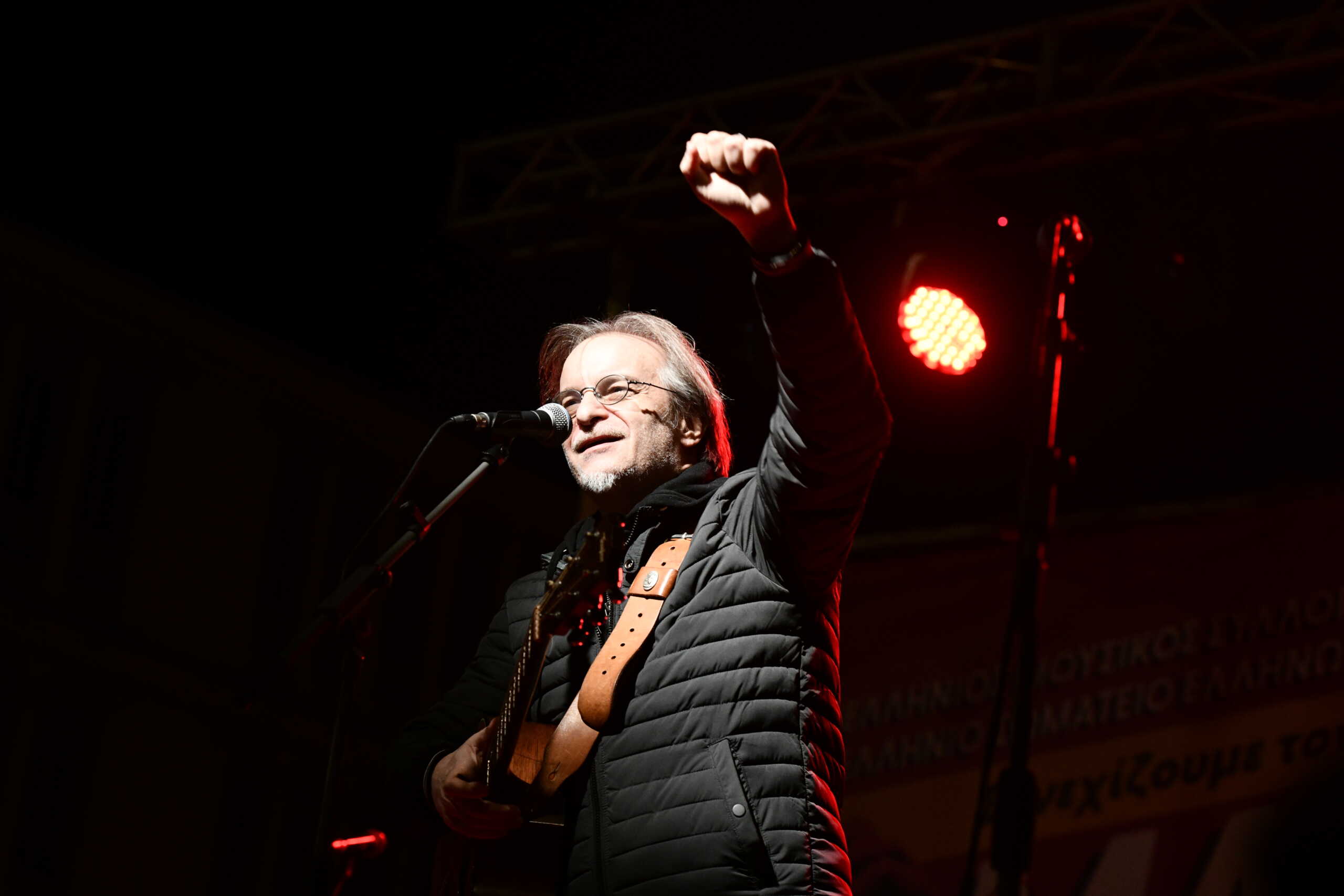 Μίλτος Πασχαλίδης: «Κατέβηκε στο Πολυτεχνείο με στολή για παραπλάνηση ...