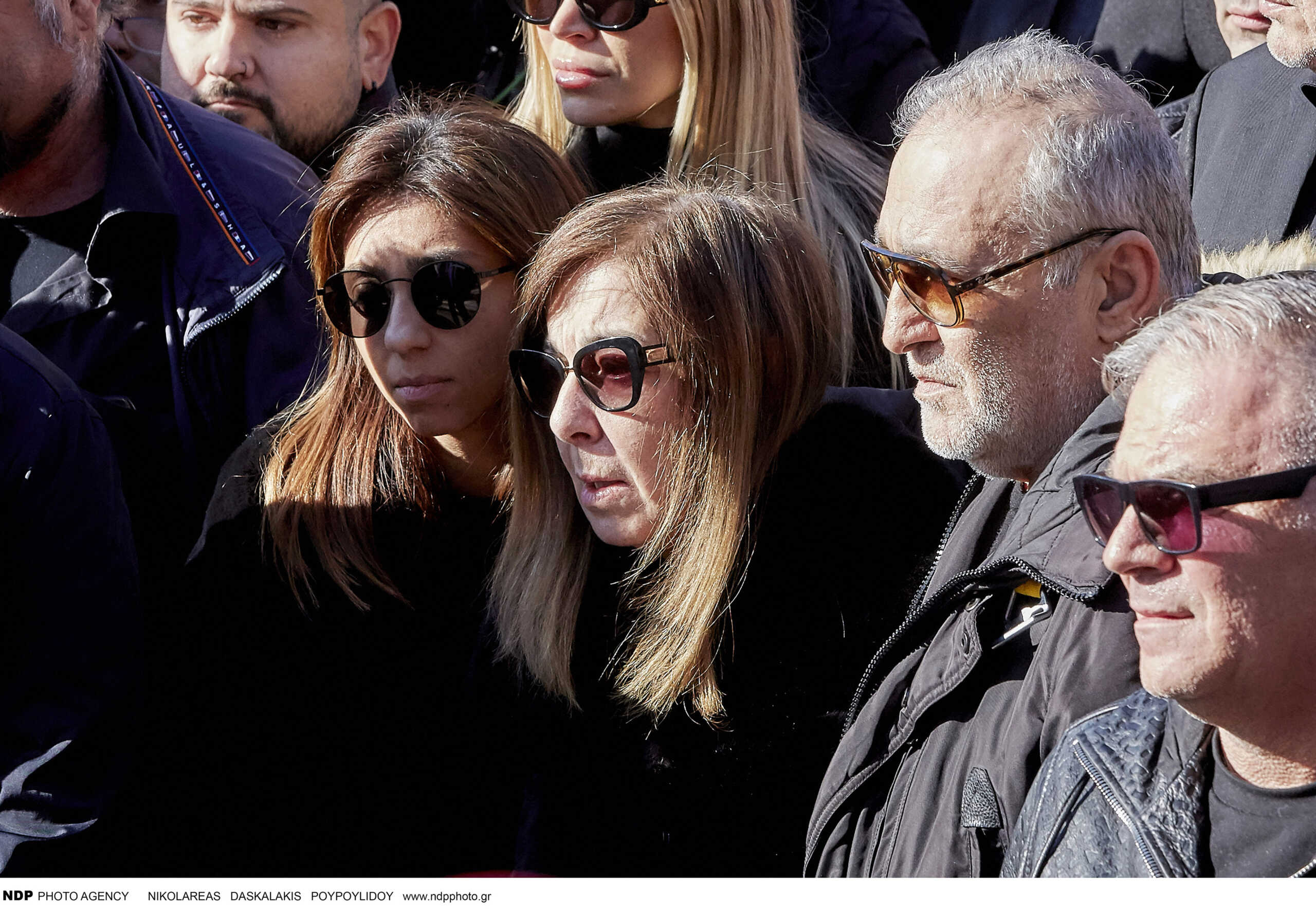 Βασίλης Καρράς: Έγινε το 9ημερο μνημόσυνο – Φαγητό σε 100 οικογένειες ...