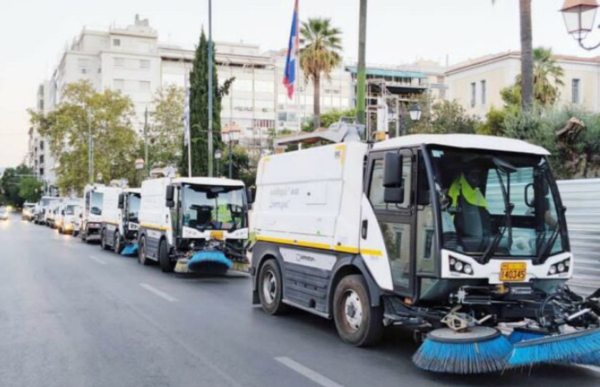 Εργασίες αφισοκάθαρσης από τη Διεύθυνση Καθαριότητας του Δήμου Αθηναίων ...