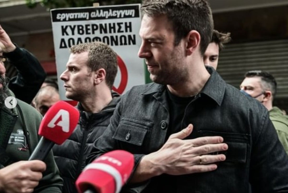 Κασσελάκης: Ο Μητσοτάκης… ανακοίνωσε το πόρισμα για τα Τέμπη-Μην ...
