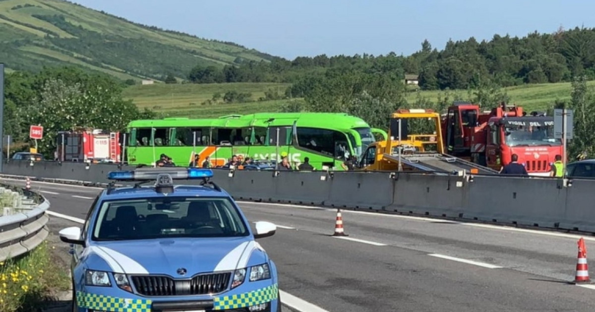 Πολύνεκρο τροχαίο με λεωφορείο στη Γερμανία - Άγνωστα τα αίτια ...