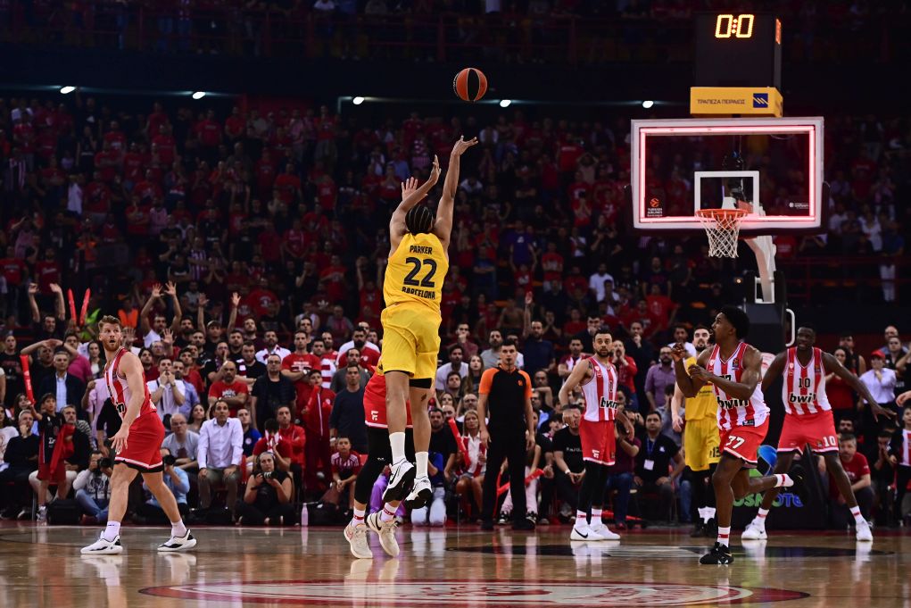 H Μπαρτσελόνα «πάγωσε» το ΣΕΦ με 82-80 επί του Ολυμπιακού στην παράταση ...