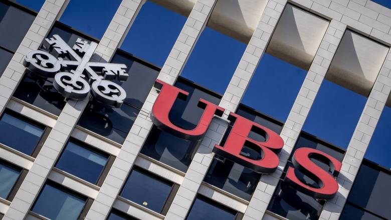 UBS: Σενάρια για bonus στους τραπεζίτες που φέρνουν νέους πλούσιους ...