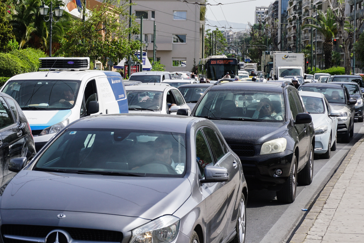 Κίνηση: Στο κόκκινο λεωφόρος Κηφισίας, Μεσογείων και Κηφισός - kinisi ...