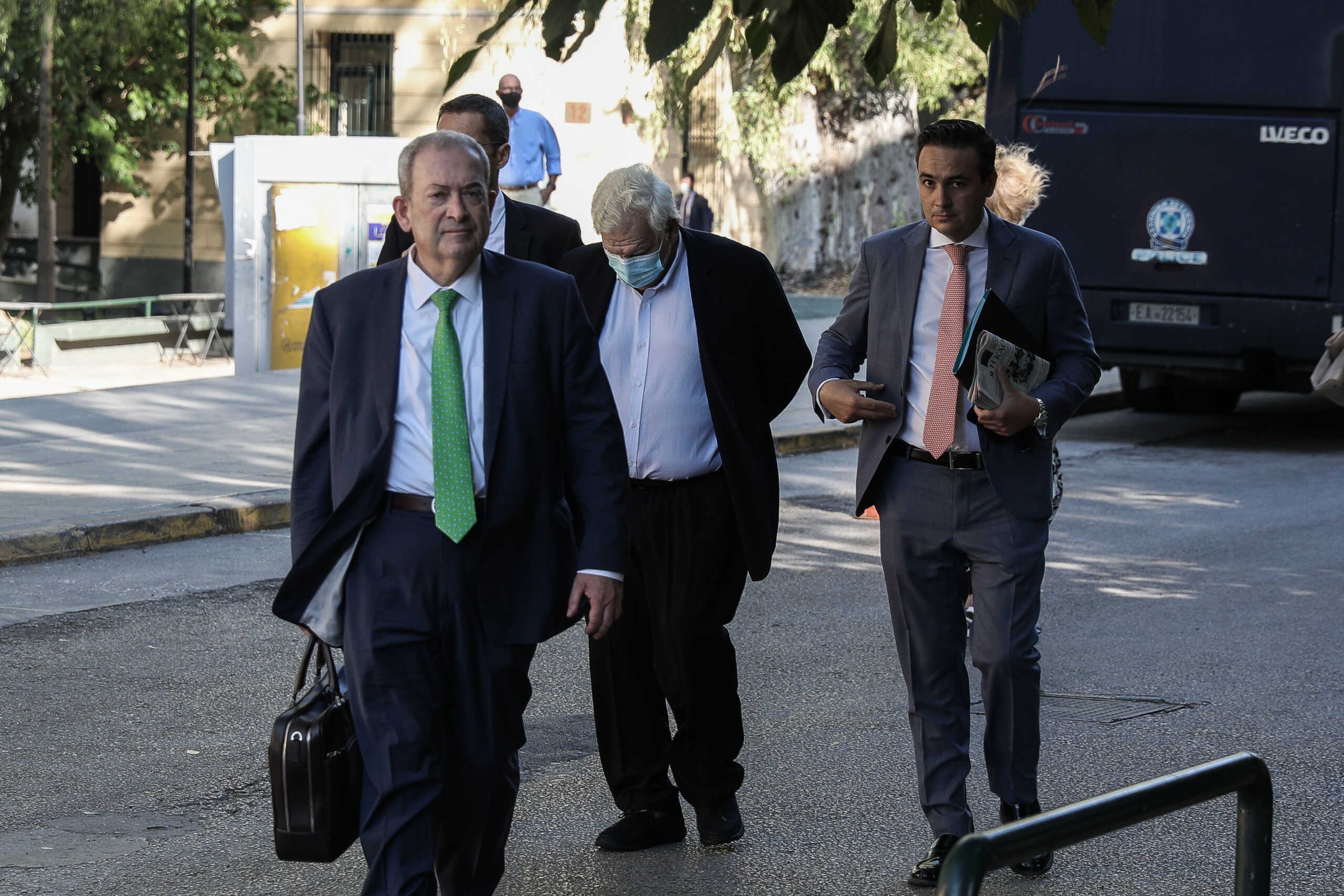 Folli Follie: Απαλλαγή όλων των κατηγορουμένων για το αδίκημα της ...