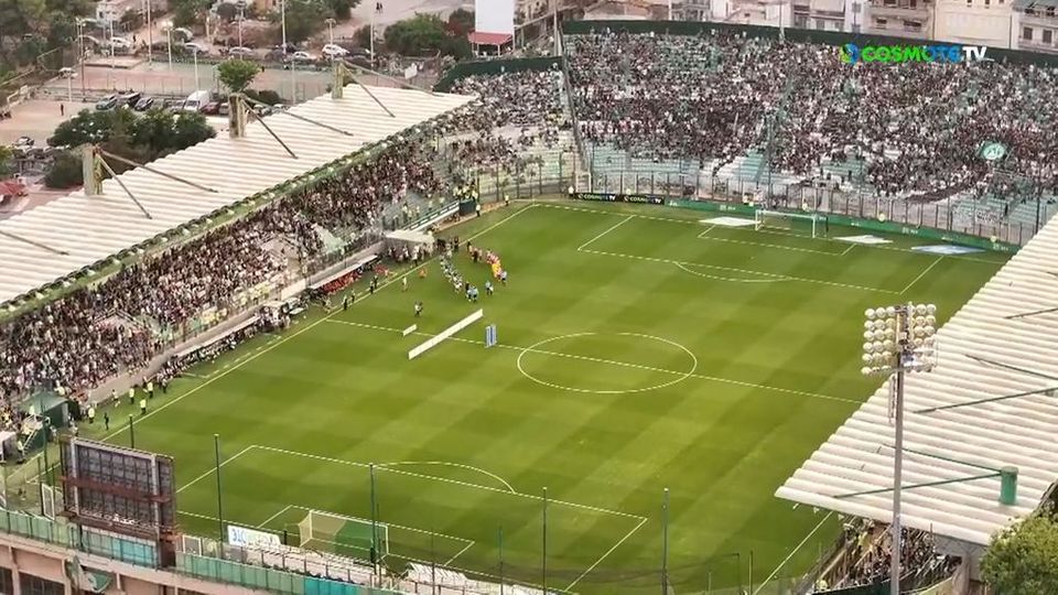 Η είσοδος των ομάδων στο ντέρμπι Παναθηναϊκός - Ολυμπιακός - i eisodos ...