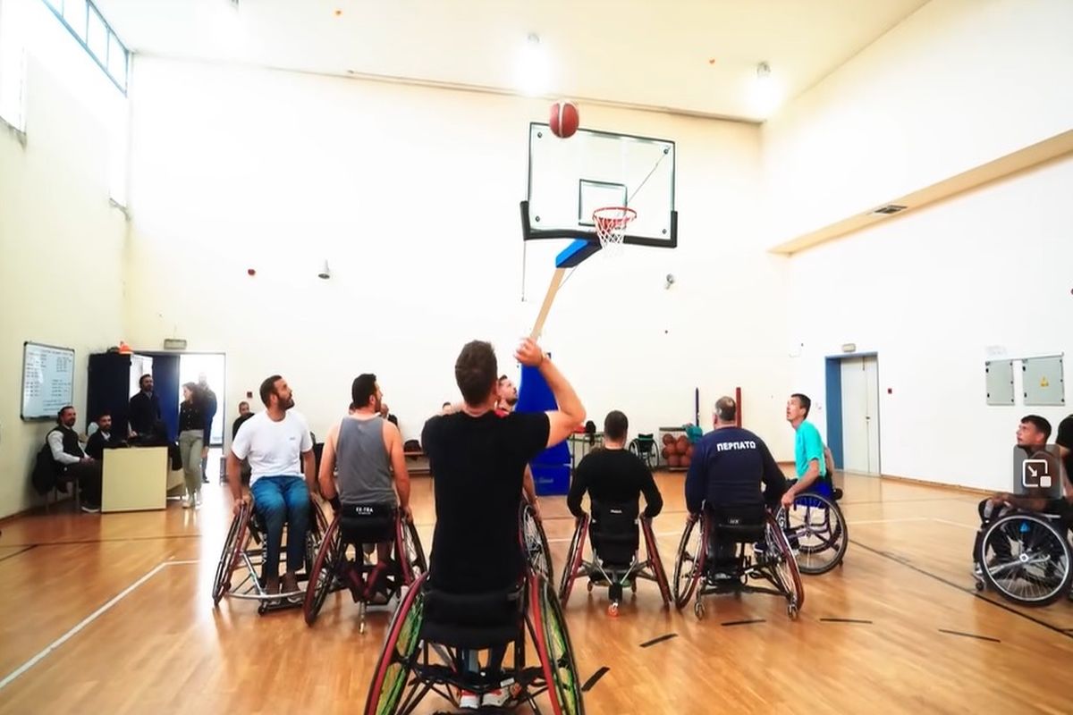 Στέφανος Κασσελάκης: Έπαιξε μπάσκετ σε αναπηρικό αμαξίδιο - stefanos ...