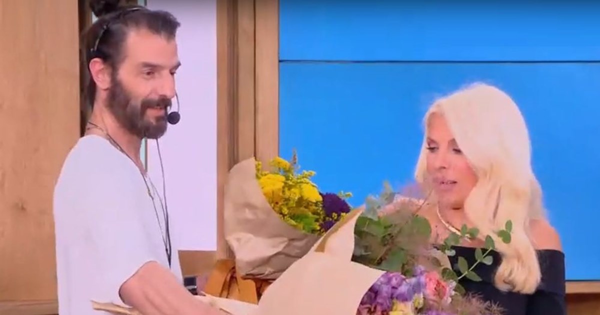Η έκπληξη των συνεργατών της Ελένης Μενεγάκη ανήμερα της γιορτής της ...