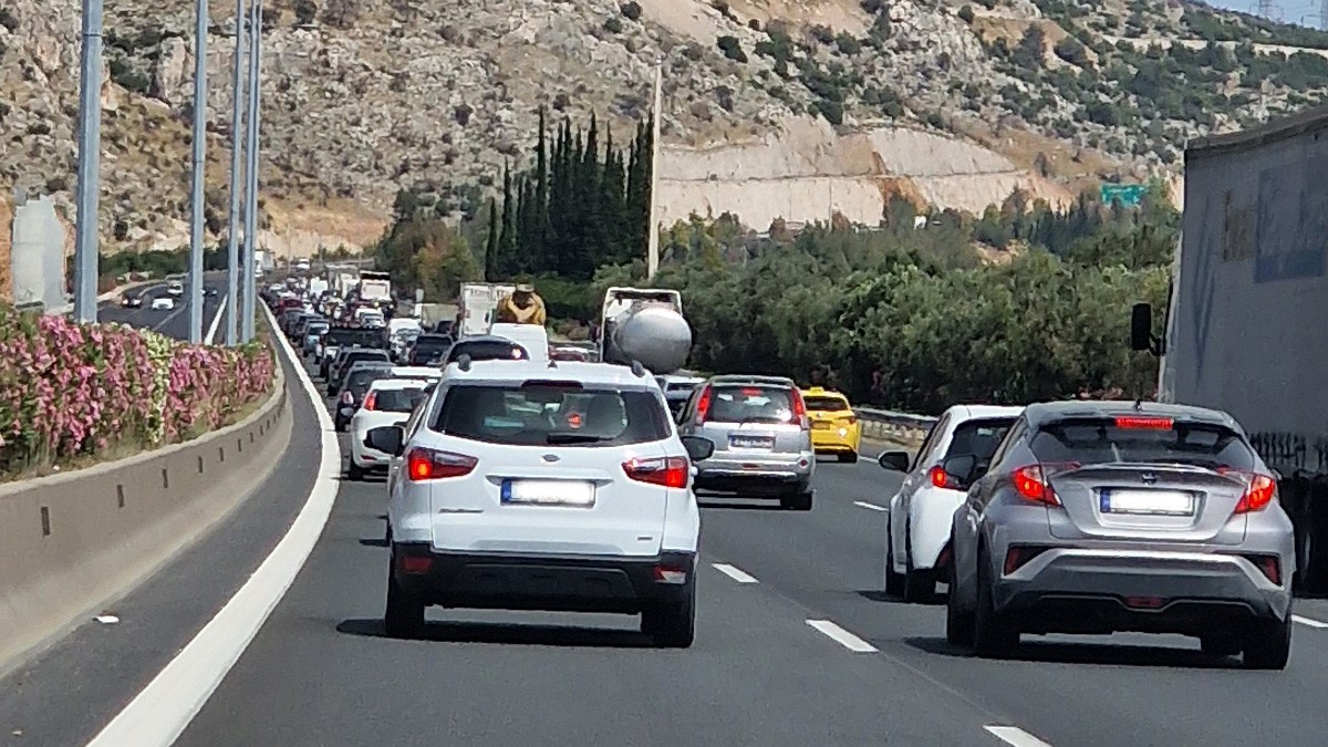 Καταργείται ο φόρος στα καύσιμα, έρχονται τα τέλη με το χιλιόμετρο ...