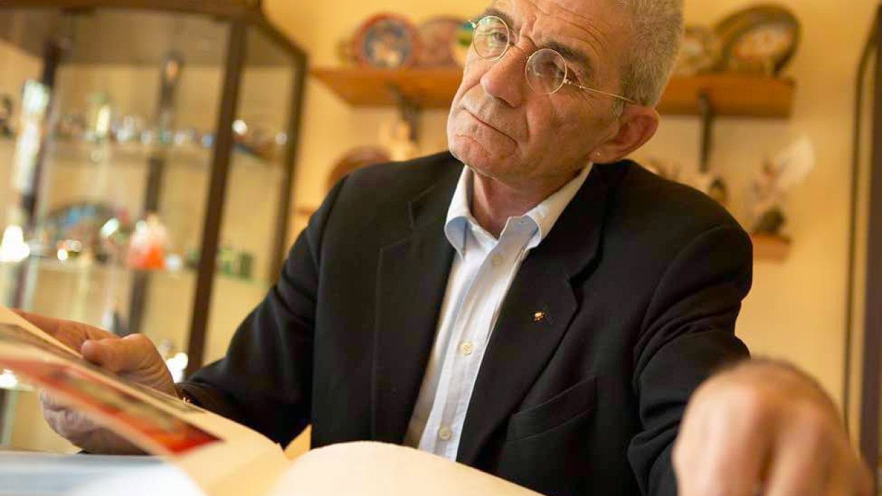 O «άγνωστος» Γιάννης Μπουτάρης: Φωτογραφίες του όταν ήταν παιδί, νεαρός ...