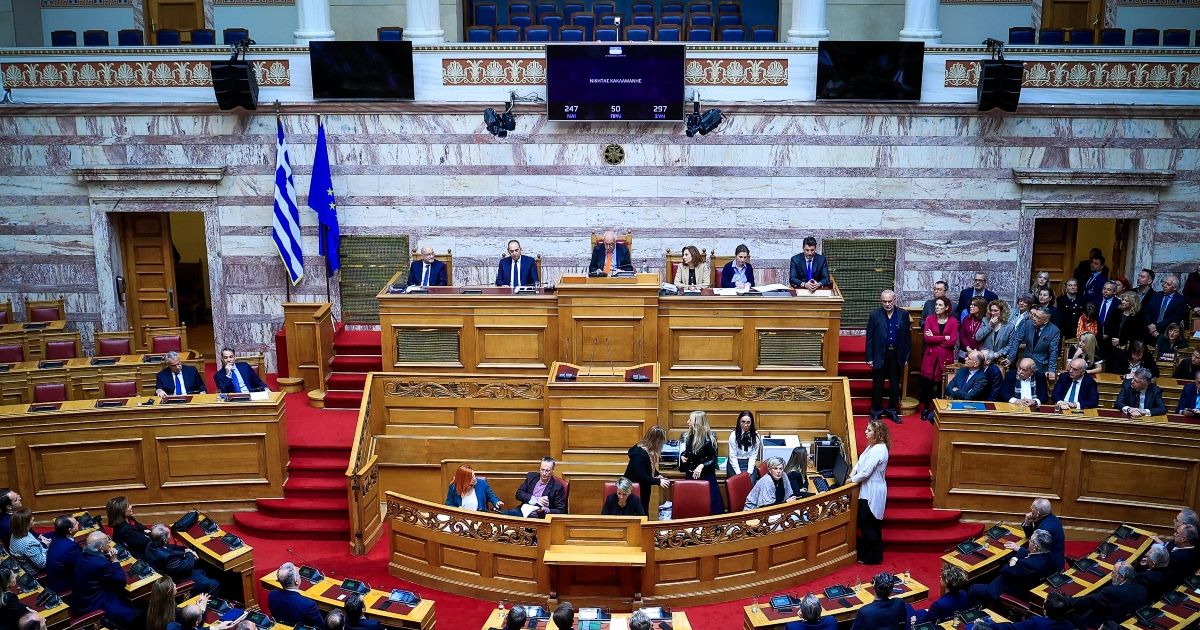 Δημοσκοπήσεις: Κέρδη και απώλειες για τα κόμματα - dimoskopiseis: kerdi ...