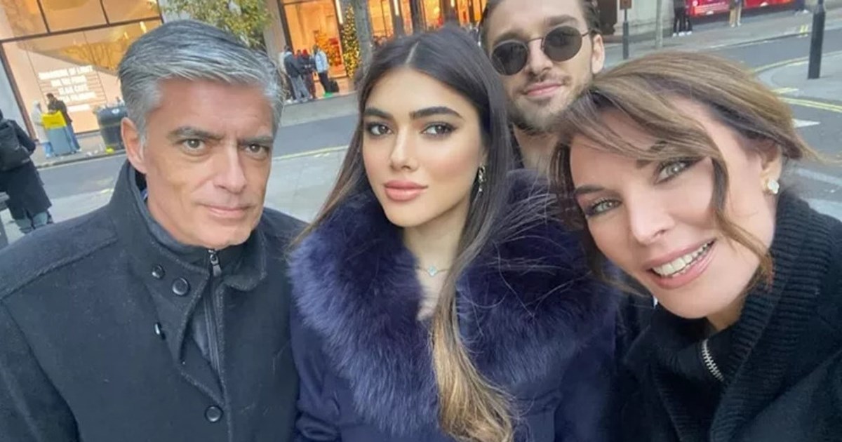 Τα πιο όμορφα πιτσιρίκια του κόσμου | Η Τατιάνα Στεφανίδου αγκαλιά με ...