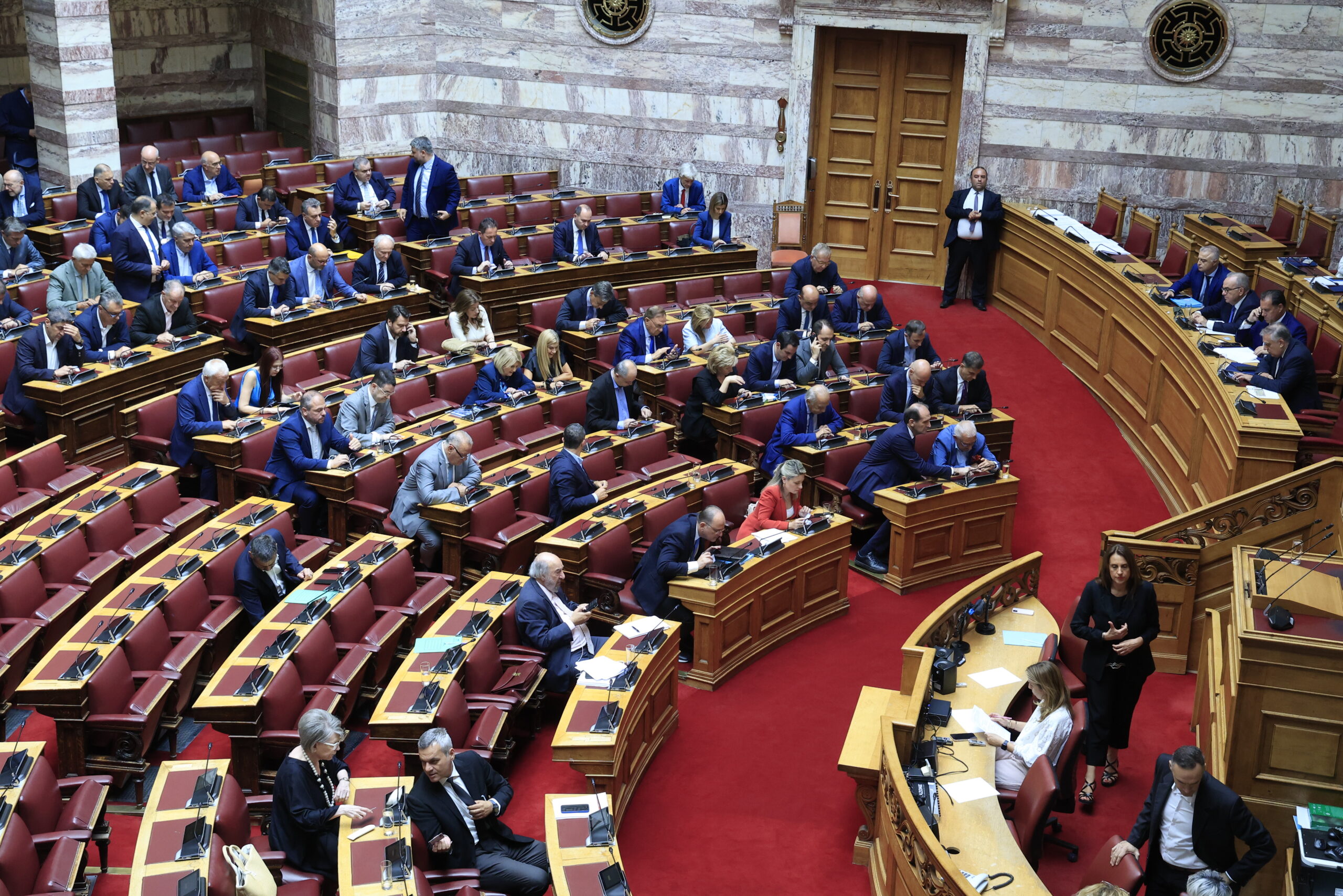 Βουλή – Μεταναστευτικό: Υπερψηφίστηκε η τροπολογία για το άσυλο – Θ ...