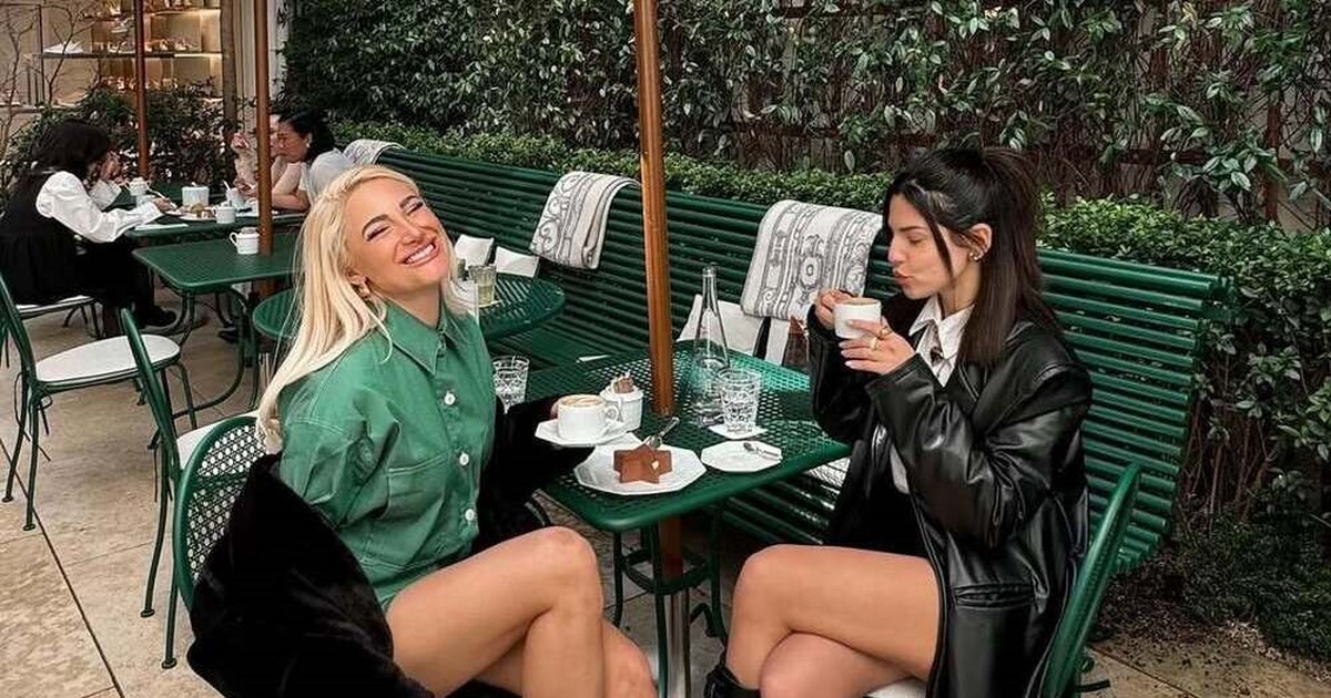 Η Ιωάννα Τούνη απαθανατίζει την κολλητή της, Στέλλα Πάσσαρη με τον ...