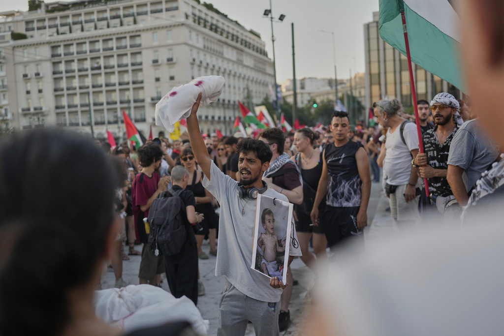 Μαζική διαδήλωση στο Ισραήλ για να τερματιστεί ο πόλεμος στη Γάζα ...