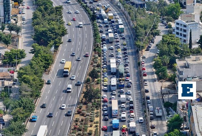 «Χάος» σε Πειραιά και Κηφισό - Ουρές χιλιομέτρων από τους εκδρομείς του ...