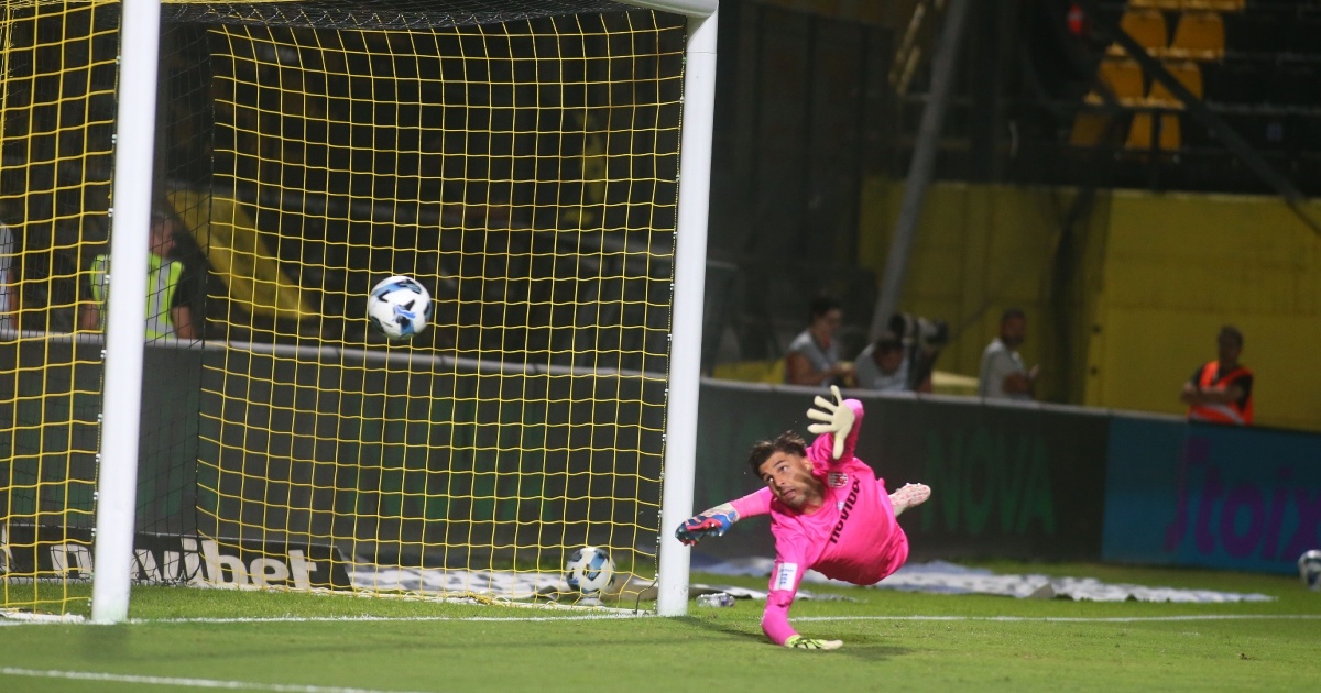 Η πρώτη αγωνιστική της SuperLeague: Η βαθμολογία και τα αποτελέσματα ...
