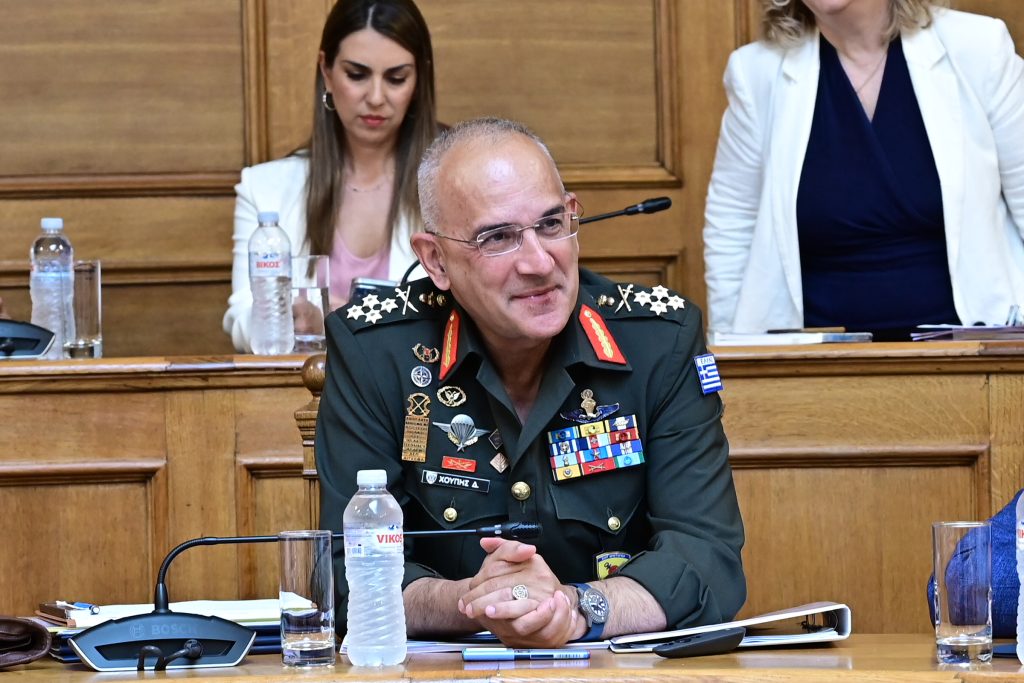 Δύο χρόνια μετά από το φιάσκο της Λιβύης ο κ.Χούπης είναι Α/ΓΕΕΘΑ και ...