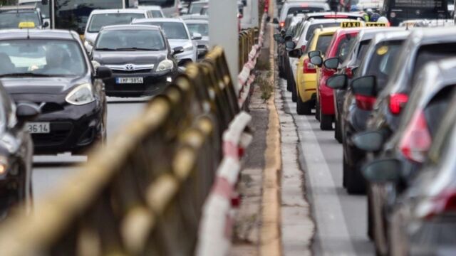 Live η κίνηση στους δρόμους: "Χάος" σε Κηφισό, καθυστερήσεις σε ...