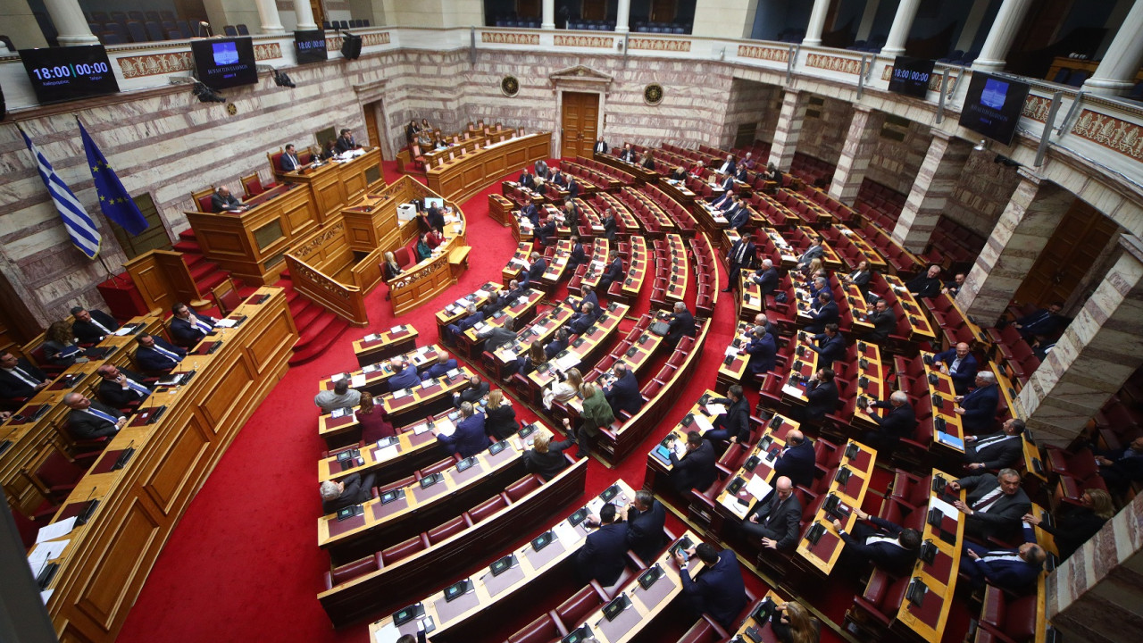 Τα «γαλάζια» γράμματα, ο εκλογικός νόμος και ο ανασχηματισμός - ta ...