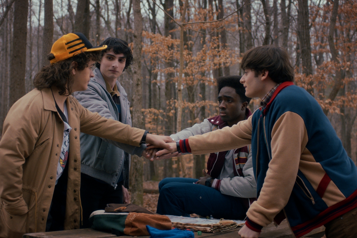 Από Stranger Things μέχρι The Abandons: 3 ταινίες και 4 σειρές για τον ...