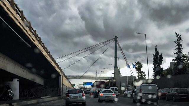 Live η κίνηση στους δρόμους: "Κομφούζιο" στον Κηφισό, χαλασμένα φανάρια ...