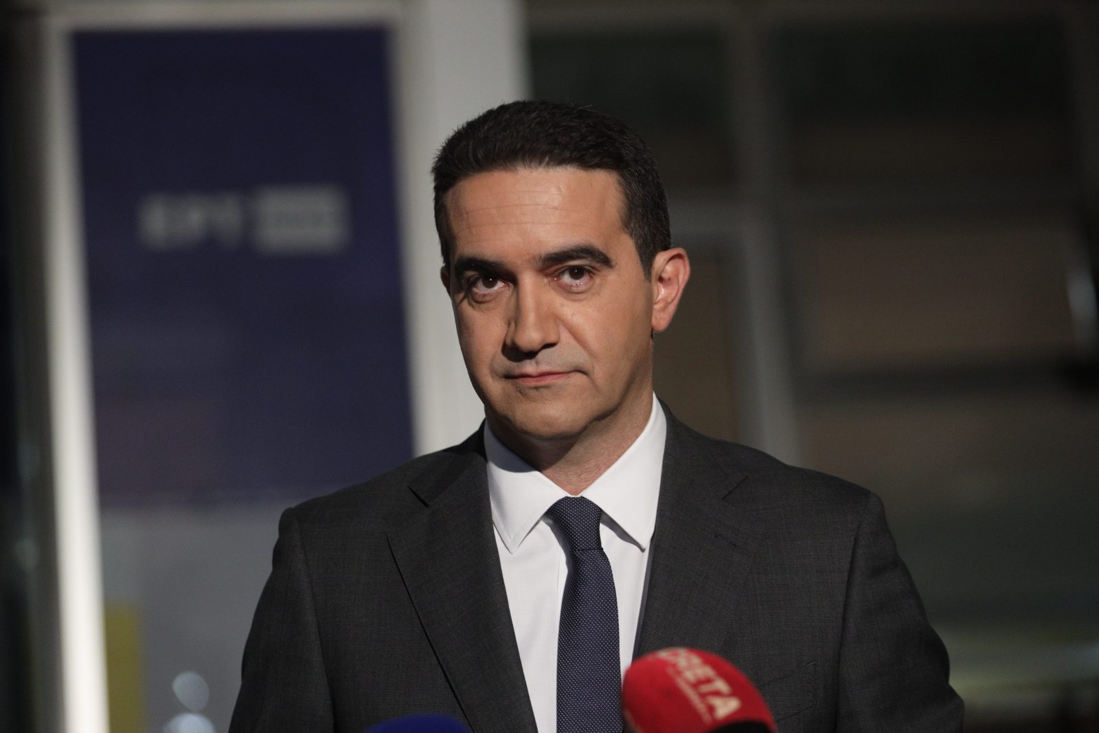 «Σβήσε τη μηχανή, τα χέρια ψηλά»: Η στιγμή που συλλαμβάνεται ο γιος του ...