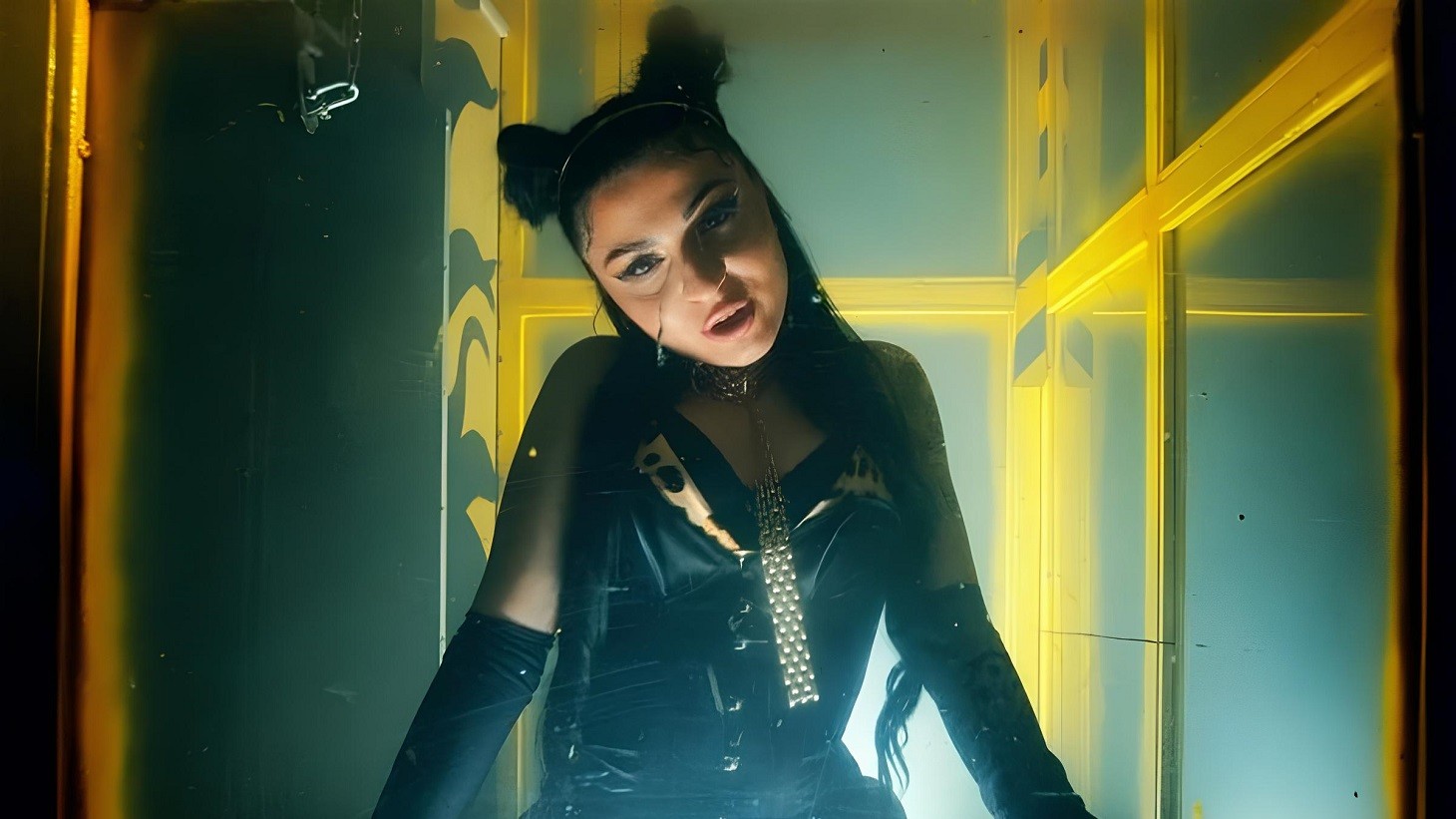 H Modern Cinderella, η Ghetto Queen, η Τζωρτζίνα και η κόντρα που έχει ταράξει τα social media ...