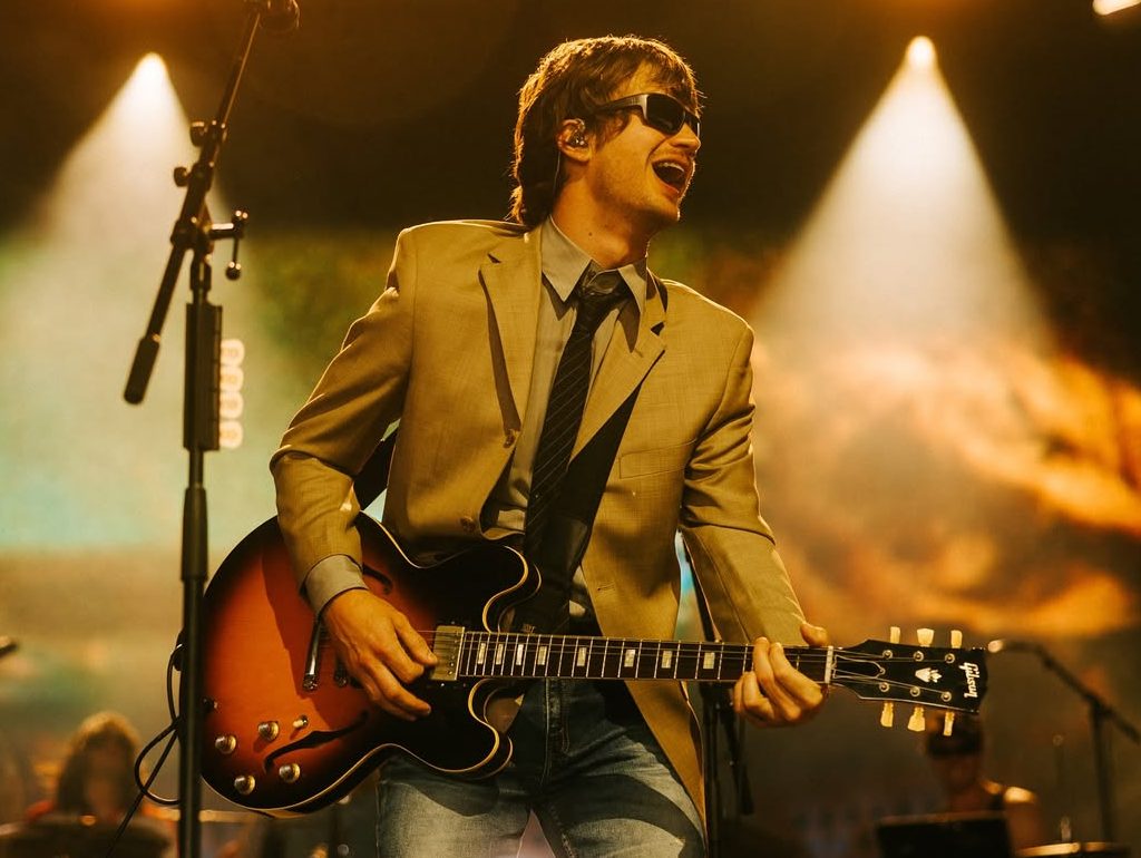 Stranger Things effect: Το «End of Beginning» του Djo στην κορυφή του ...