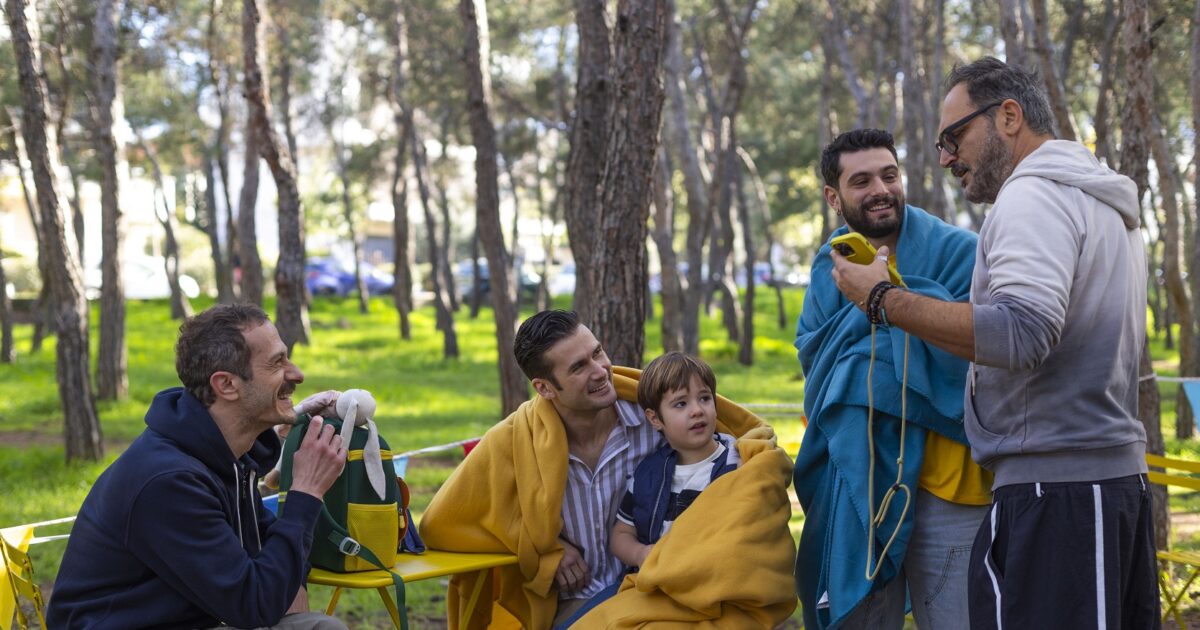 Μπαμπά σ’ αγαπώ: Λίγα λόγια για τη νέα σειρά του Alpha – Δείτε βίντεο ...