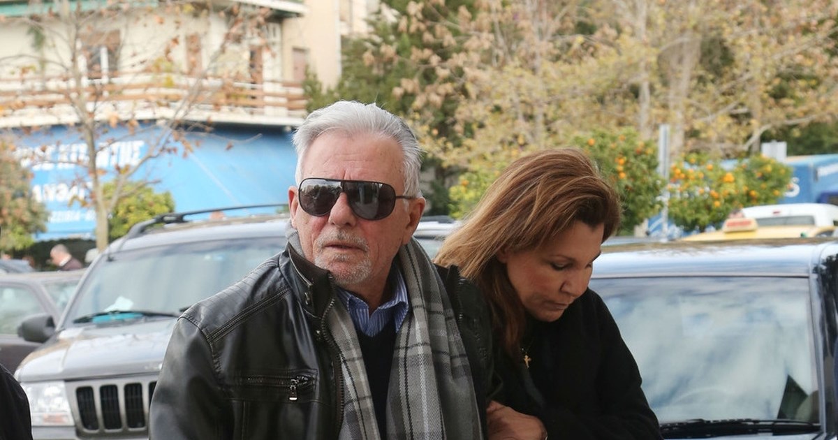 Πέθανε ο δημοσιογράφος Σπύρος Καρατζαφέρης - pethane o dimosiografos ...