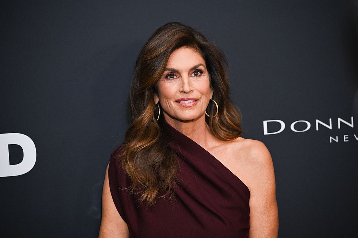 Cindy Crawford: Το νέο της κούρεμα δια χειρός Δημήτρη Γιαννέτου είναι η ...